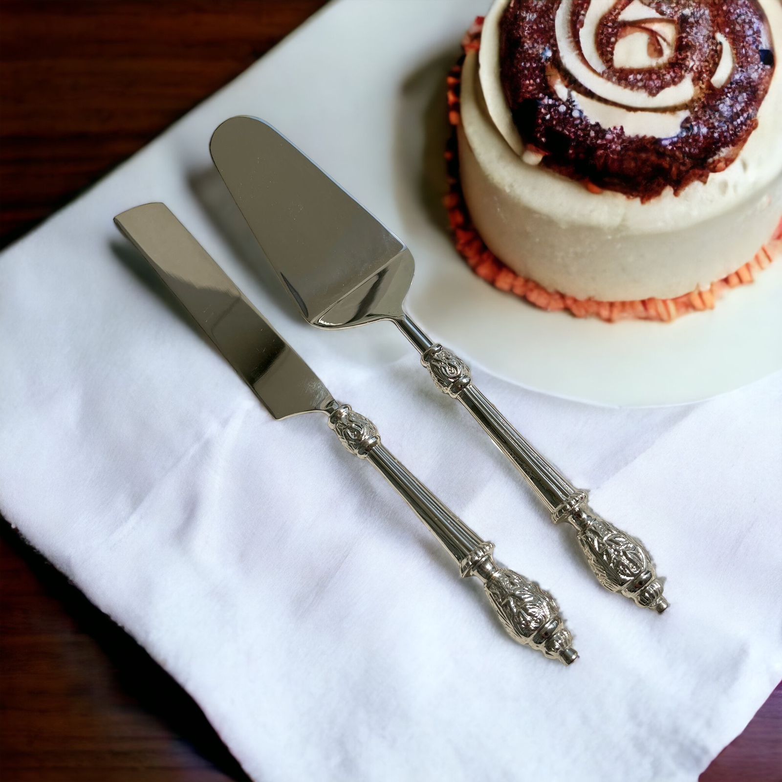 Cake Servers – Vilasa Home Accents